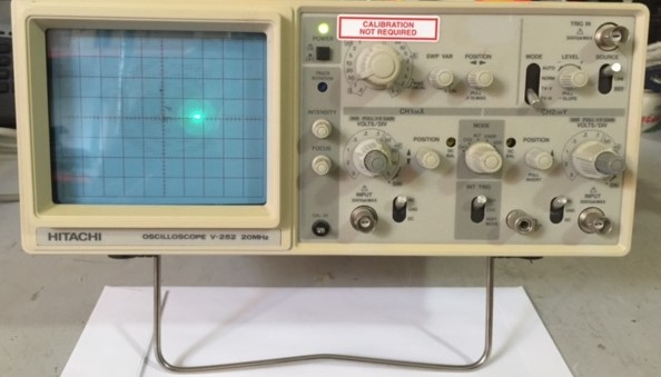 Hitachi V-252 Oscilloscope, 20 MHz