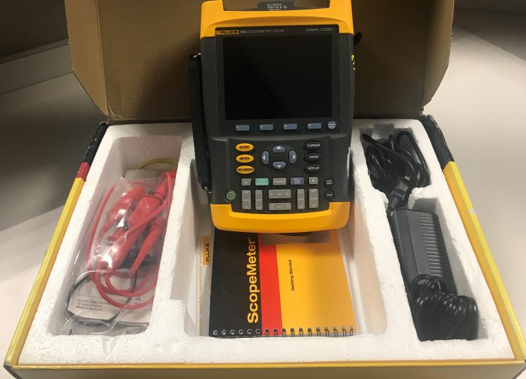 Fluke 199C High Performance Handheld Oscilloscope and Accessories ...