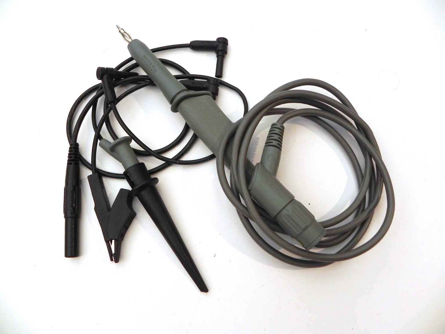 Fluke VP200-G Double Insulated Voltage Probe Set for 190 Series, 200 ...